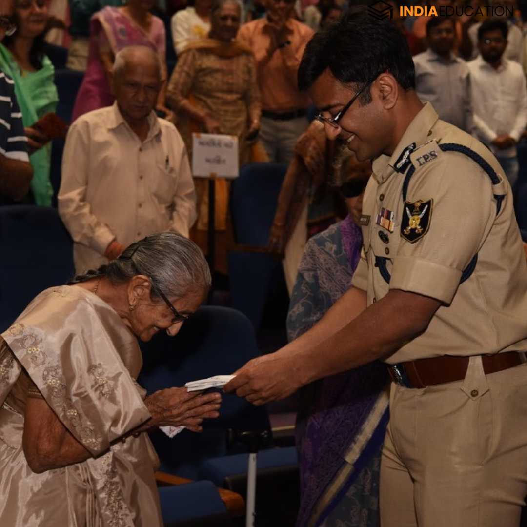 Amit Lodha: Know the Education, Age, Wife, Net Worth, Height, and much more about the IPS ...