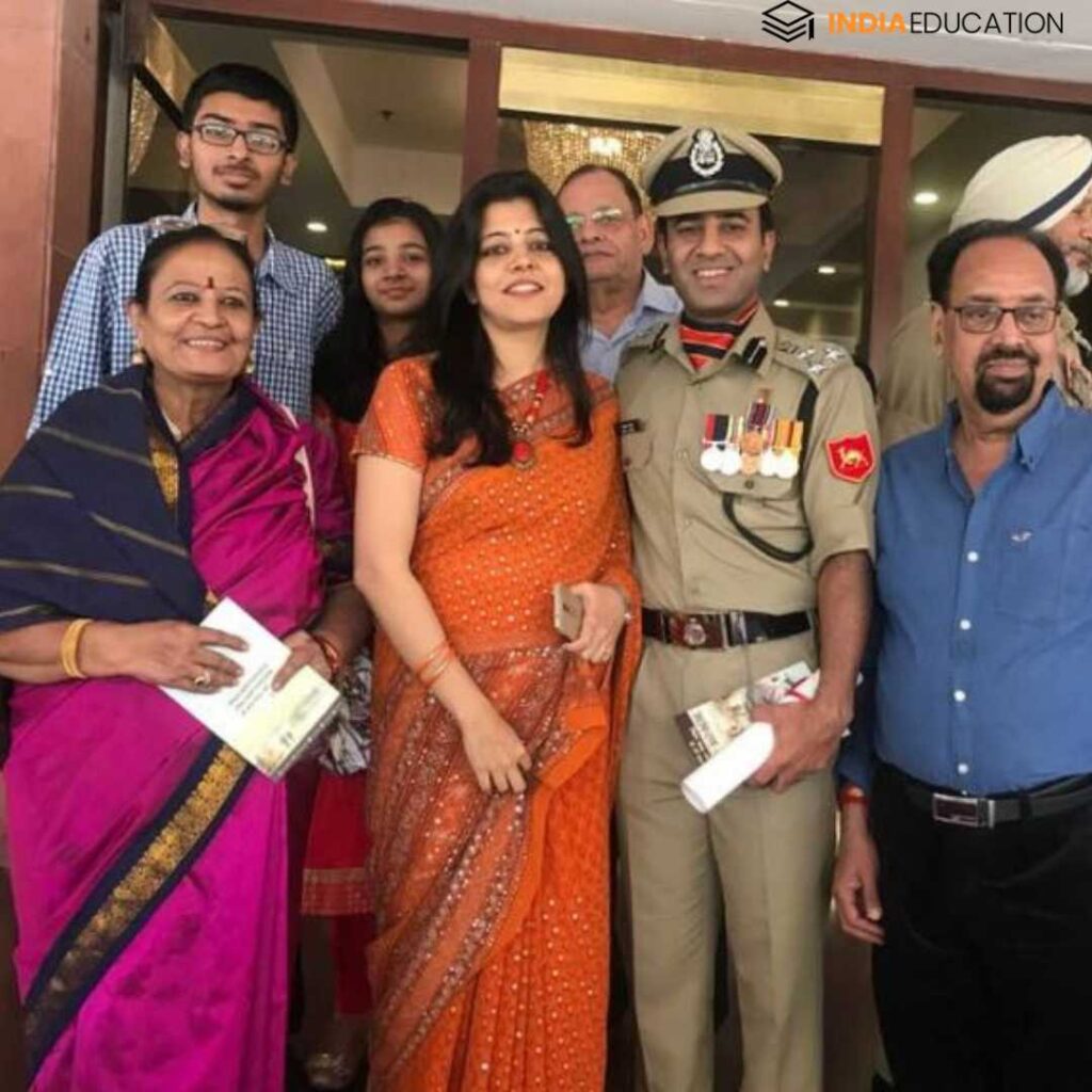 Amit Lodha: Know the Education, Age, Wife, Net Worth, Height, and much ...