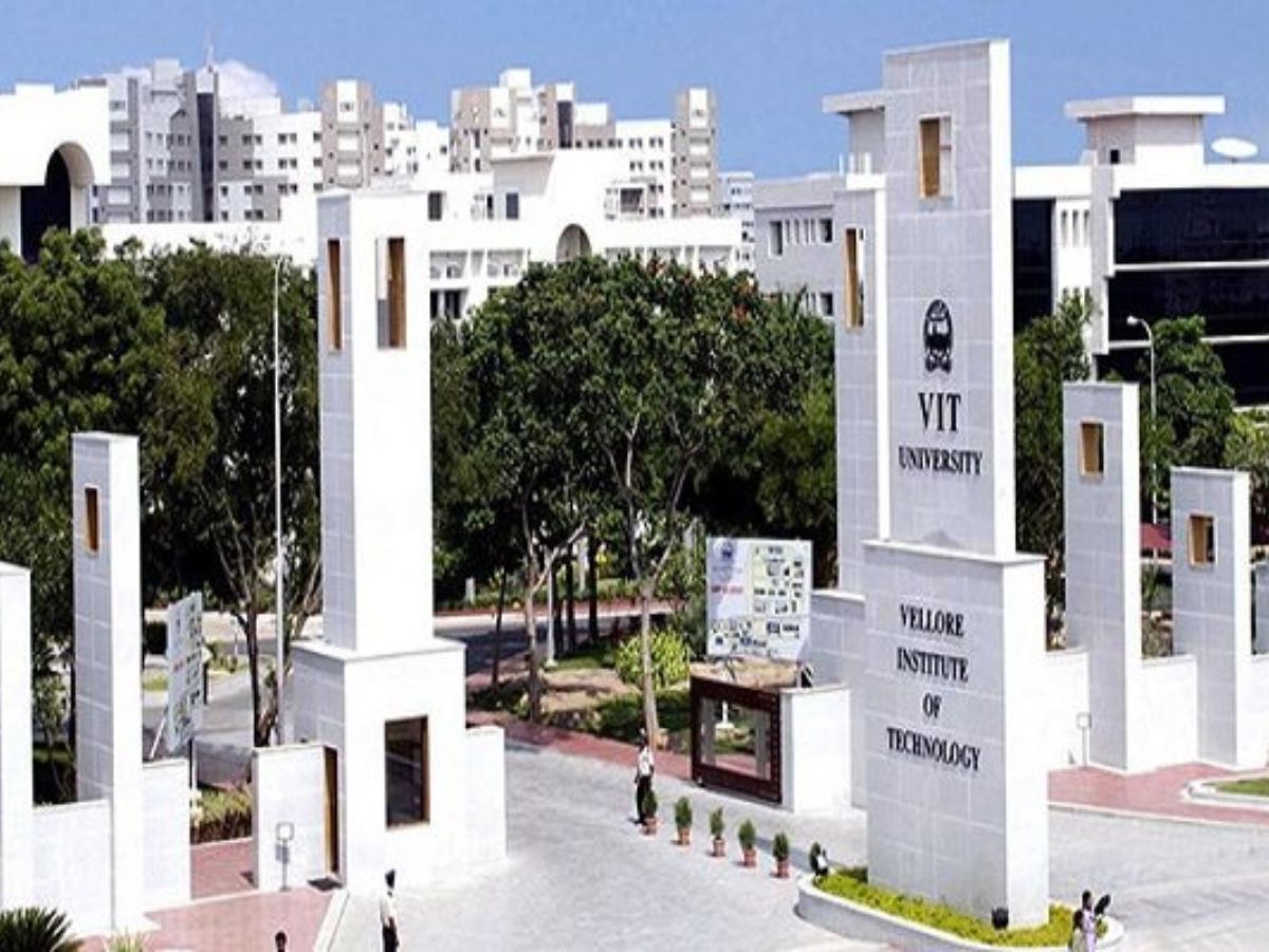 Top 15 Most Beautiful College Campus In India